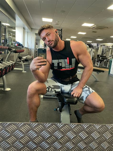 🔞foxxytommy The Daddy🔞300k On Twitter Im Back😉