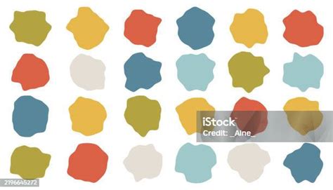 액체 유기적 모양의 세트 생생한 색상의 불규칙한 형태 다채로운 단순한 자유형 비대칭 얼룩 무작위로 변형된 추상적 도형 단순함에