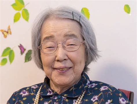 Top 17 Hairstyles For 80 Year Old Women Wearing Glasses
