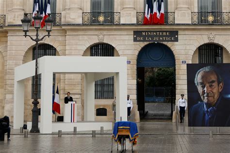 Emmanuel Macron à Robert Badinter Votre nom devra s inscrire au