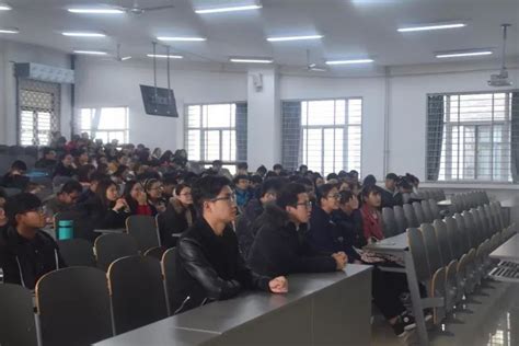 信闻堂这是一篇关于选课的重要新闻稿信控学院计算机软件专业学生选课指导会顺利召开