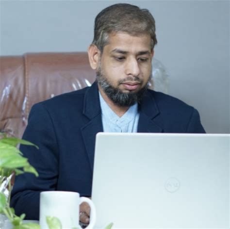 Mustafa Zakir Hussain Medium