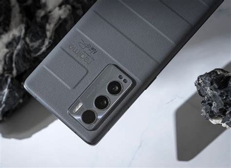 Смартфон Realme GT Master Edition появился на официальных изображениях ...