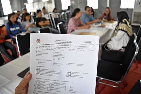 Pengurusan Formulir A5 Pemilu 2019 Antara Foto