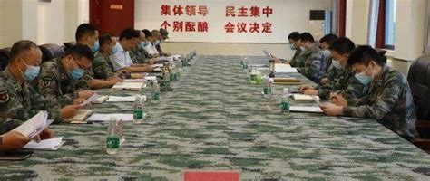 河南省军区少将政委徐元鸿到巩义市检查调研建设