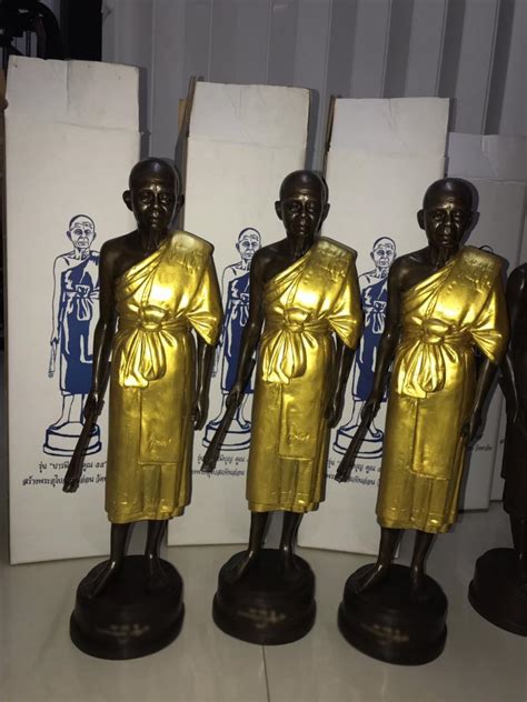 พ รับเช่าพระเครื่อง หลวงพ่อคูณ ให้ราคาสูง By Anun Amulets
