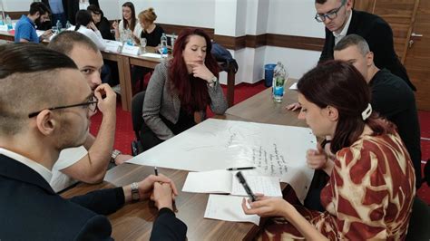 Još Jedna Škola Demokratije Iskustva Razmjenjivali Mladi Iz Tuzle Banja Luke Zagreba I