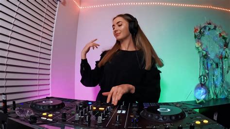 Ulyana Melodic Techno And Houseindie Dance Dj Mix Home Set 12 4k Youtube