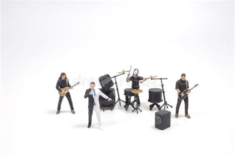 Un Mini Artista Musical Estrella Del Rock Foto De Archivo Imagen De