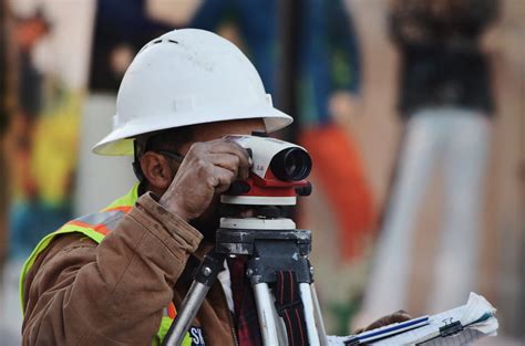Why Is It Important To Wear High Visibility Clothing At The Job Site
