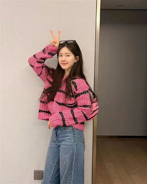 Pin By 💕𝔐𝔶 𝔭𝔦𝔫𝔨 𝔯𝔬𝔬𝔪💕 On 赵露思 Zhao Lusi Fashion Prettiest