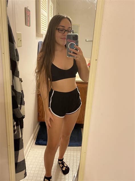 48 Petite 🖤 Free And Paid Pages 😍 I Do Bg And Solo Content R