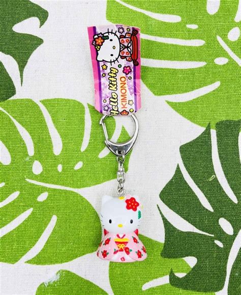 【震撼精品百貨】hello Kitty 凱蒂貓~日本sanrio三麗鷗 Kitty鑰匙圈鎖圈 和服79873 吊飾別針 Yahoo