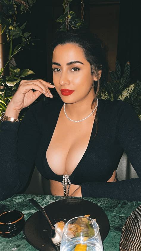 madhura naik r desiverifiedpeople