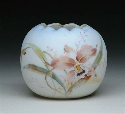 Mt Washington Glass Crown Milano Rose Bowl