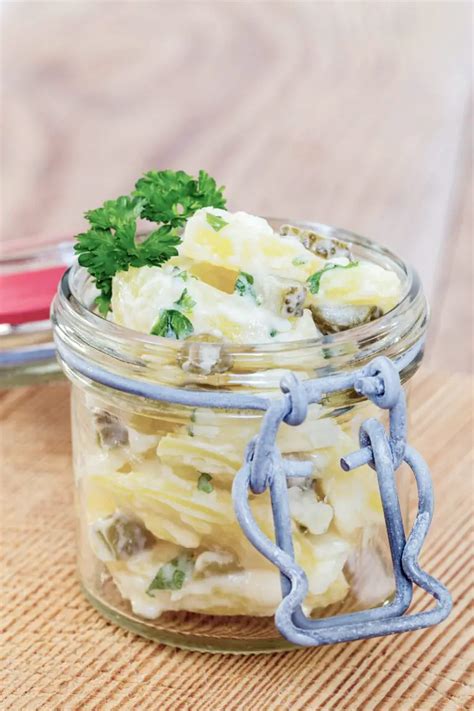 Kartoffelsalat mit Würstchen das Klassiker Rezept