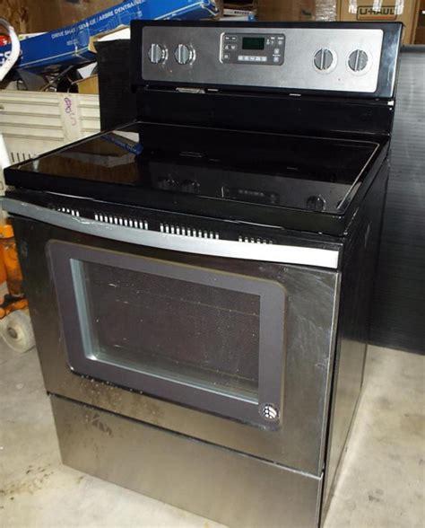 Lot Blackchrome Whirlpool Electric Glass Top Range