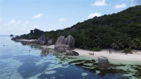 Z Mahé Wycieczka objazdowa po wyspach Praslin i La Digue z lunchem GetYourGuide