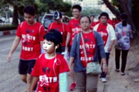 ကမာၻ႔ခုခံအားက် ကူးစက္ရာဂါ တိုက္ဖ်က္ေရးေန႔ လမ္းေလွ်ာက္ပြဲေတာ္ က်င္းပ