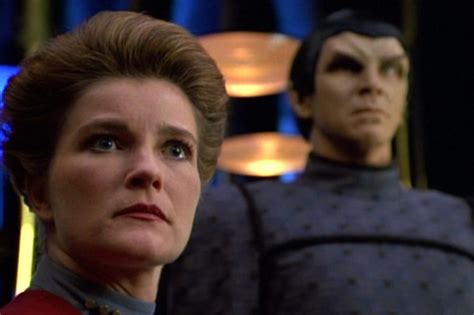 Vic Fontaine Was The Escape Deep Space Nine Needed