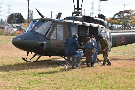 多賀城駐屯地 On Twitter 多賀城駐屯地において、日頃お世話になっている自衛隊協力団体の皆様方に対し、ヘリコプターの体験搭乗を行い