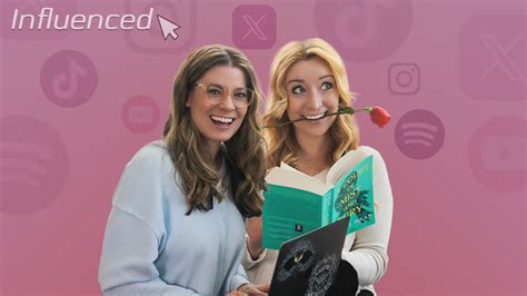 Fantasy Fangirls Podcast Hosts On Acotar Theories And Falling For