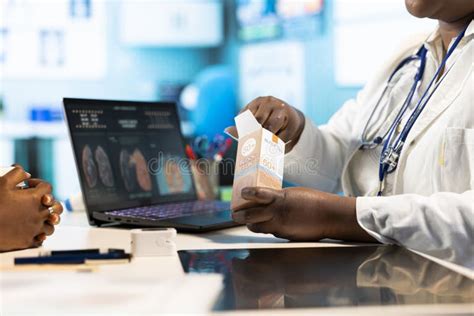 Medic Dermatologist Recommends A Sunscreen Lotion With Spf 50 For Skin