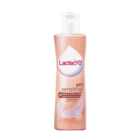 Lactacyd Protecting Daily Feminine Wash With Natural Lactic Acid And
