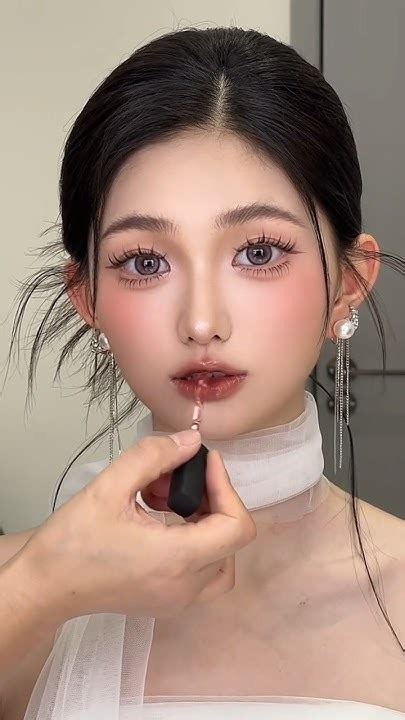 Lipstick Tutorial Lips Hacks Youtube