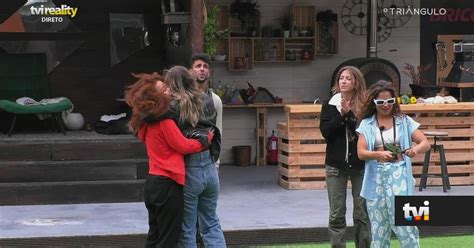 Sara E Moisés Recebem Avião De Apoio Viver O Amor Sem Medos O