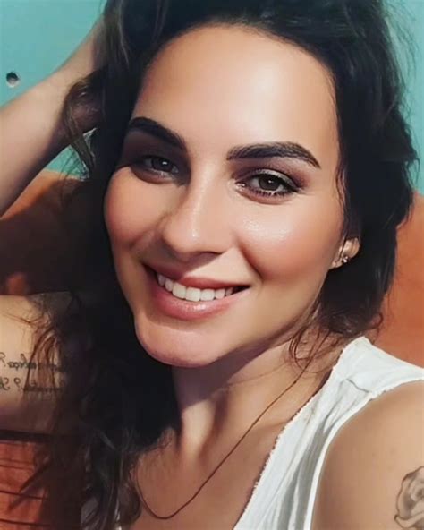 Pai Encontra Filha Morta Com Tiro Na Cabeça Em Ms Polícia Investiga Ex