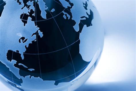 Premium Photo Glass Earth On White