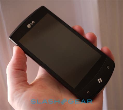 LG Optimus 7 Hands On Video