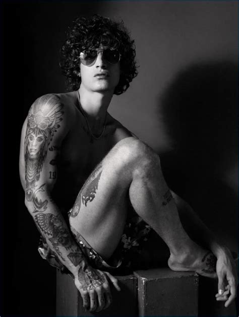 Jonathan Bellini Risbel Magazine 2018 Editorial Bell Soto Photography Poses For Men