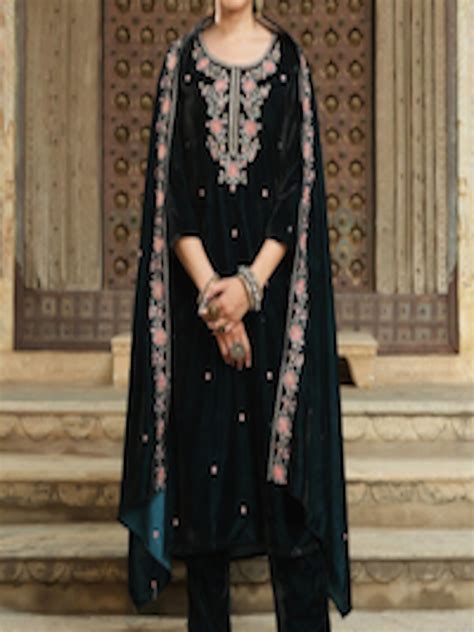 Buy Scakhi Women Green Floral Embroidered High Slit Thread Work Velvet