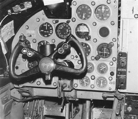 Cockpit Grumman Tracker