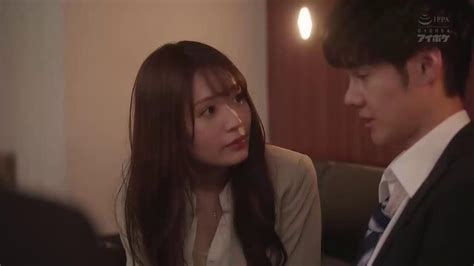 小龙虾 on Twitter 美女领导看男职员喝醉了趁虚而入