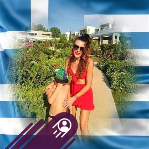 ΤΙ 30 ΤΙ 40 ΤΙ 50 ή 60 Η ΖΩΗ ΕΙΝΑΙ ΩΡΑΙΑ ΓΙΑ ΚΑΘΕ ΗΛΙΚΙΑ ΜΠΟΡΕΙ ΝΑ ΑΛΛΆΖΟΥΝ ΧΡΏΜΑ ΤΑ