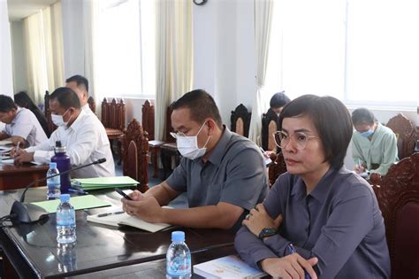 លោក ឃួង ស្រេង ណែនាំឱ្យមន្ទីរសាធារណការធ្វើការជួសជុលផ្លូវ អ៊ុតកៅស៊ូ