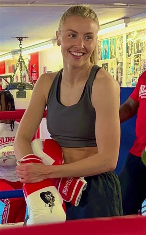 Leah Williamson In A Bra🥵 Hottest Female Athletes