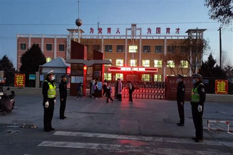 平安春运 交警同行 高台交警加强夜间巡查 守护平安出行路 高台县人民政府门户网站