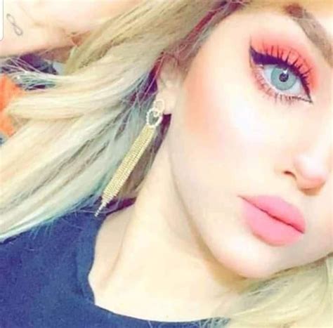 سندرلا شوبنك ‎سندرلا شوبنك‎ Added A New Photo