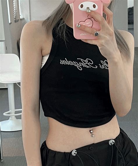 [핫걸] 퀸카 큐빅나시 하이틴 쫄티 크롭나시 Y2k 에이블리