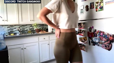 Asian Twitch Streamer Flashing Her Boobs On Stream Accidental Nip Slip 117