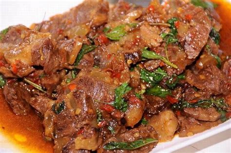 เรียกน้ำย่อย สาวก ร้านก๋วยเตี๋่ยวเนื้อตุ๋น ป้ารี