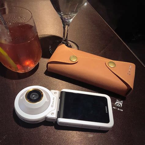 我養了一隻小浣熊 📢公布昨天的答案！ 浣熊送的是內建長腿模式的拍照利器喔！