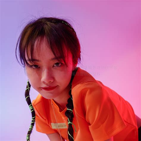 个性高清图片个性的年轻女孩人像图片免费下载格式3648像素编号69416433 千图网