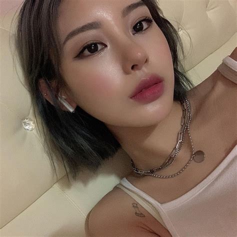 Exo Kais Sexy Af Backup Dancer Sweeps The Internet With Her Idol
