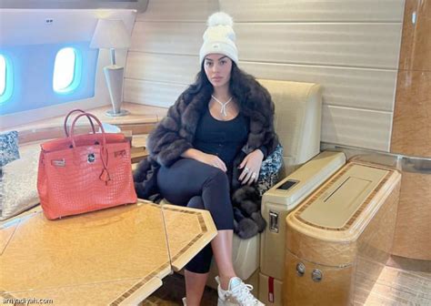 صور جورجينا صحيفة الرياضية