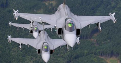 스웨덴 그리펜 전투기 미국·프랑스 누르고 승리